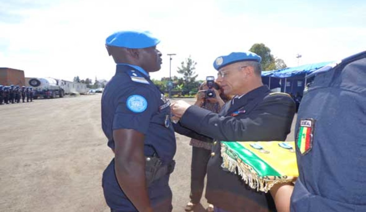 MONUSCO : 134 GENDARMES SÉNÉGALAIS DÉCORÉS DE LA MÉDAILLE DE MÉRITE DE ...