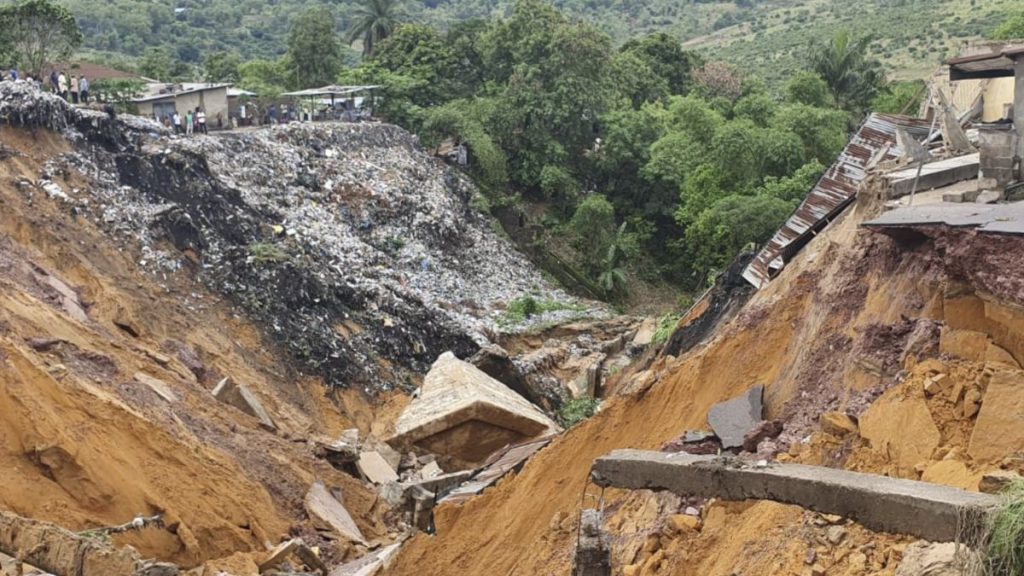 Près de 200 morts dans des inondations et des glissements de terrain en Inde et au Népal ...